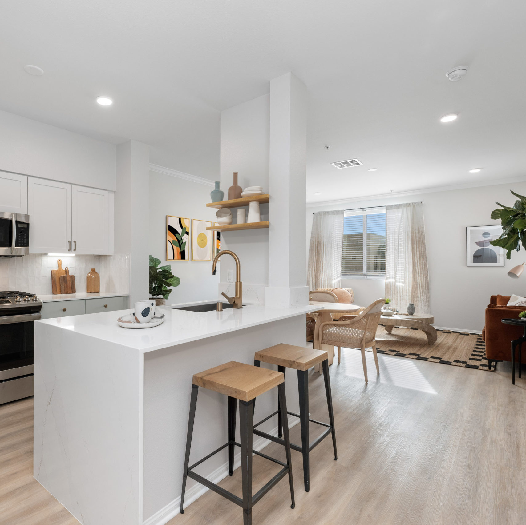 Elara at Warner Center | Apartment and Community