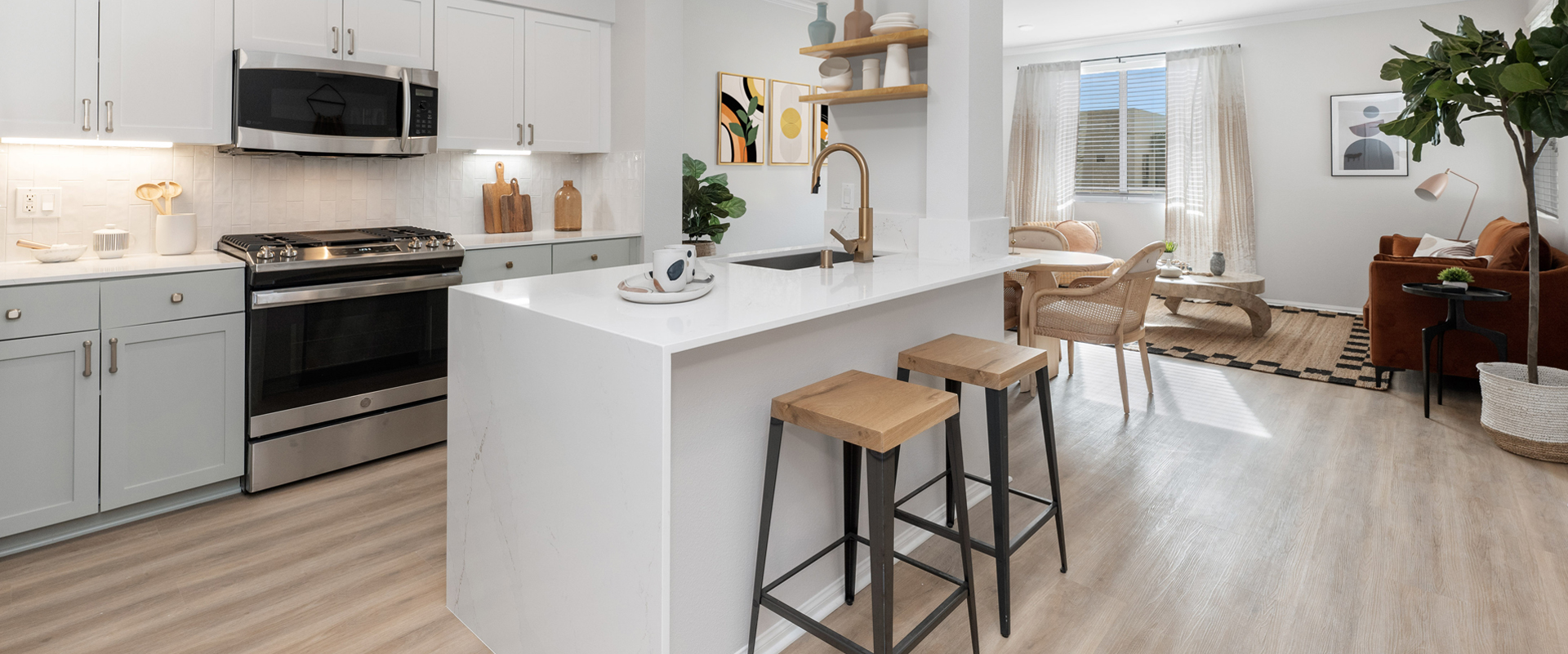 Elara at Warner Center | Apartment and Community